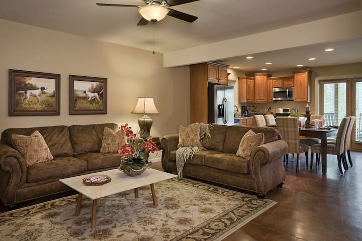 Luxury 6 Bedroom Cabin At Caryonah Hunting Lodge - Monterey, TN