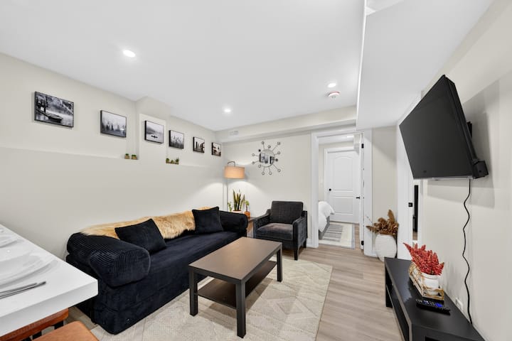 Cozy Modern Walkerville Basement Apartment - Windsor