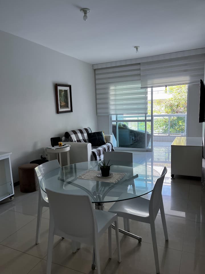 Apê A 400m Da Praia Com Varanda, Wi-fi E A/c - Brazil