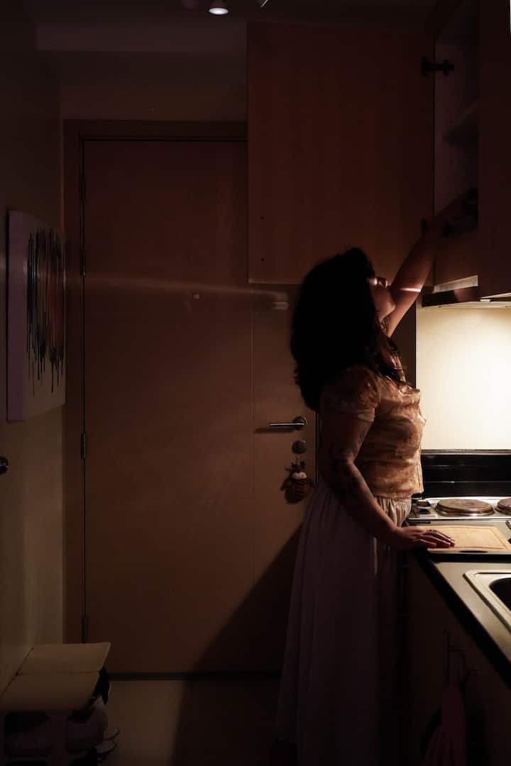 Táhan | Balcony + Smart Tv + Karaoke| Cozy Retreat - Pasig