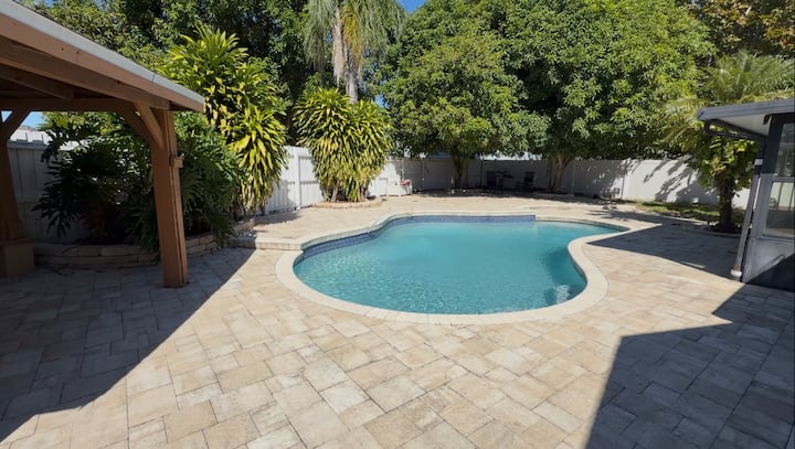 Boho Pool Retreat • 6br Sleeps 18 • Near Parks - Orlando, FL