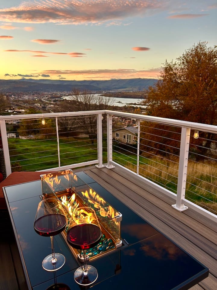 Panoramic Viewpad - River, Htub, Deck, Game Room! - The Dalles, OR
