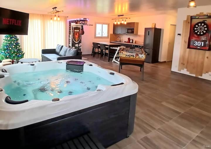 Logement Insolite Avec Jacuzzi Et Jeux. - Neufchâteau, France