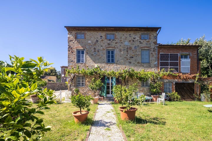 Easter Getaway: Villa With Pool For 10, Lucca - Italia