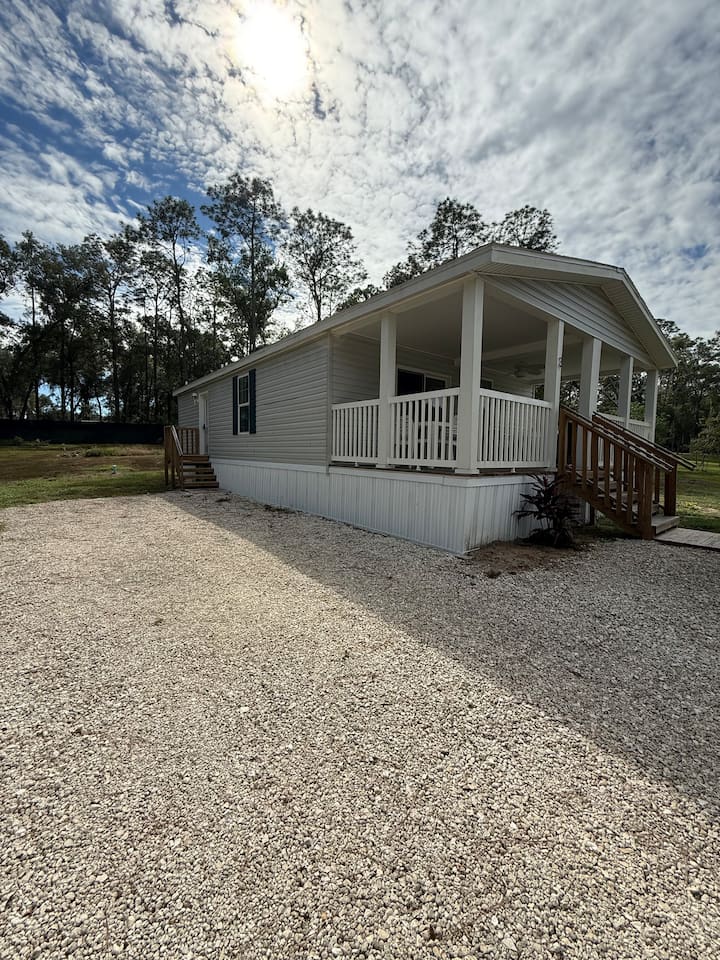 Privacy Awaits With Nautical Theme - Inverness, FL