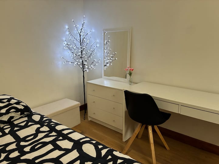 Appartement T2 Lumineux Et Accueillant - Bron