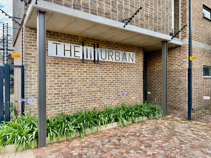 Stylish, Elegant, Modern, Relaxing, Right Location - Pretoria