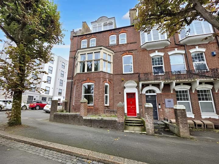 City Centre · Free Parking · King Bed · Terrace - Plymouth