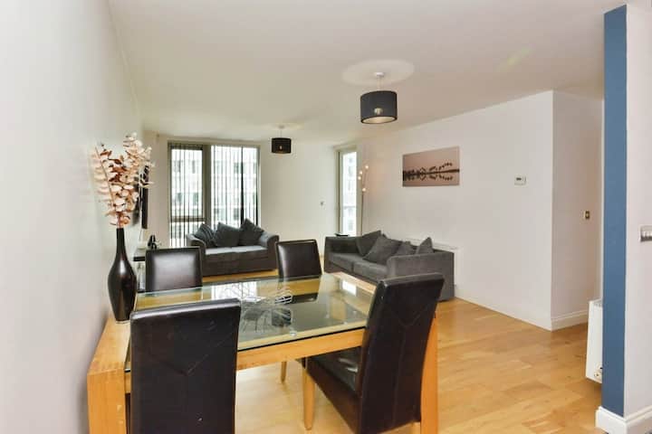 Central Mk Apartment ~ Free Parking ~ Walk To Hub - Milton Keynes