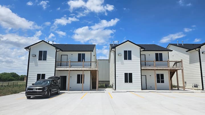 Home Away From Home! | Spacious 3br/2ba - Andover