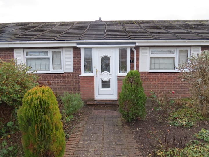 Kingston Corner, A Bungalow In Shrewsbury - 슈루즈베리