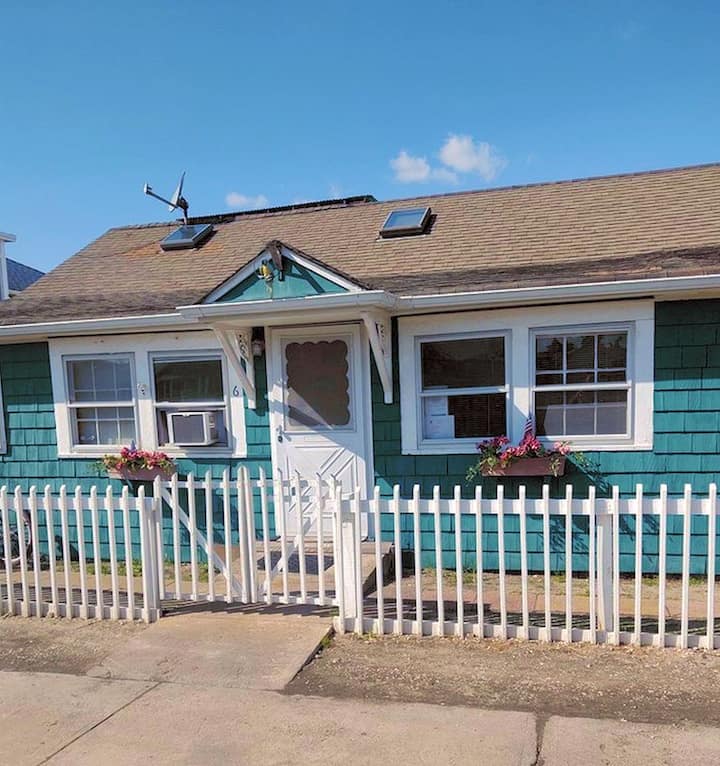 Ocean Beach, 4br - Sleeps 9 Includes Guest House - Fire Island, NY