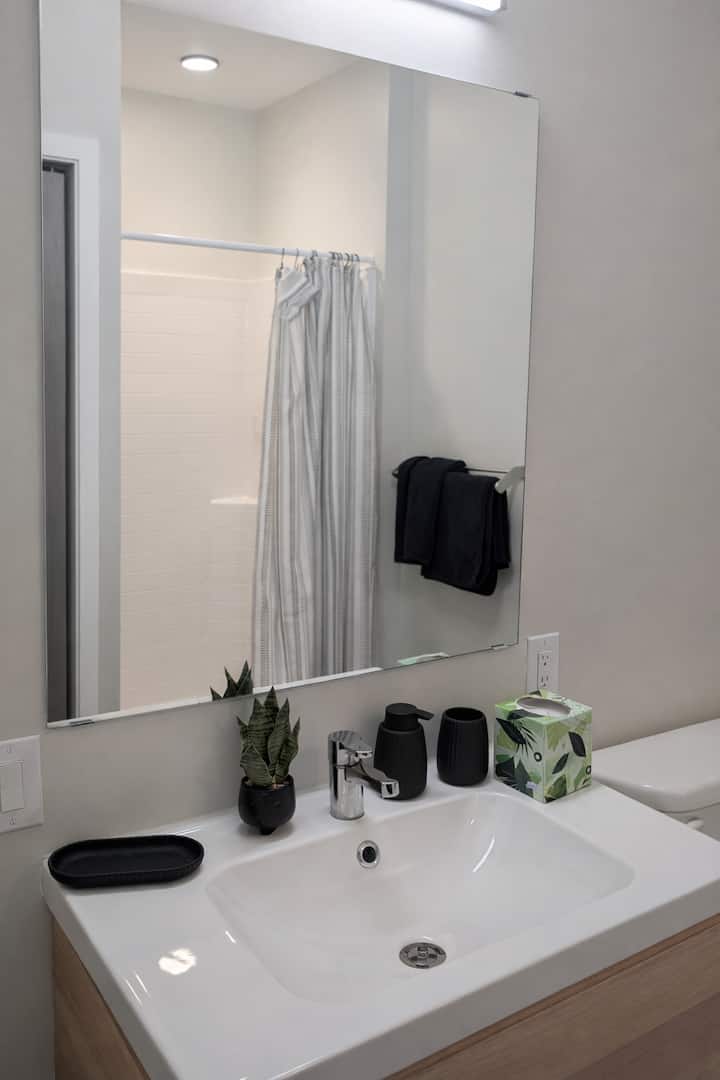 Cool Vibes - Des Moines, IA