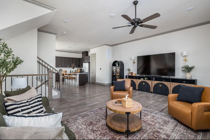 Hill Country Haven Townhouse - Georgetown, TX