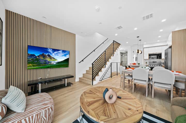 Modern Downtown La 4-bedrooms Home With Rooftop - Los Angeles, CA