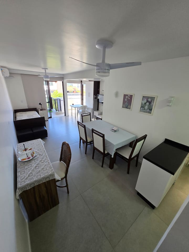 Apartamento Em Canasvieiras à 2 Quadras Da Praia - Florianópolis