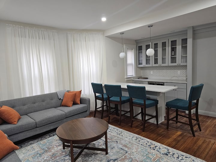 Comfortable Renovated Space Awaits You. - Boston, MA