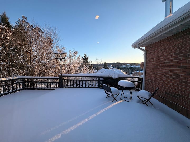 A Peaceful Cozy Retreat To Unwind In Caledon - Caledon, ON, Canada