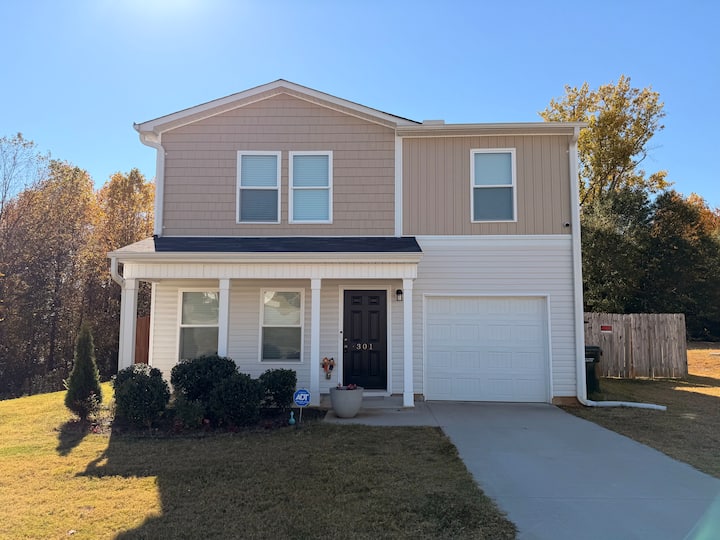 Cozy, Safe Family Home Dt Greer W Fenced Yard - Greer, SC