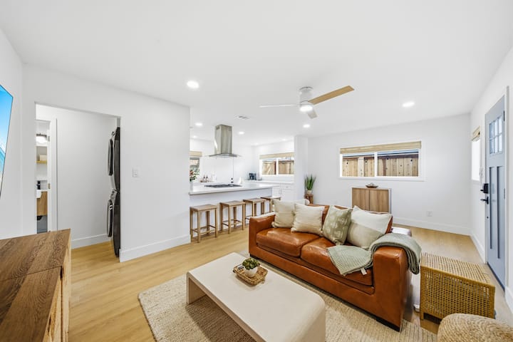 Carlsbad Coastal Ruby 2 | Hot Tub - Carlsbad, CA