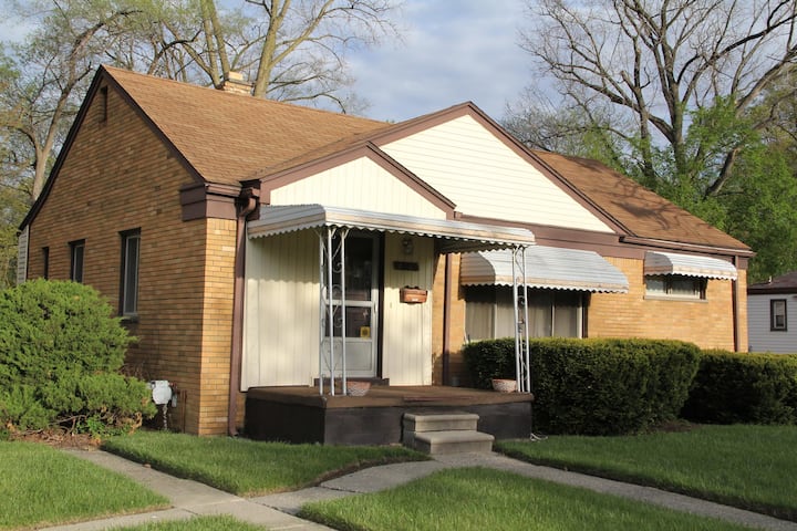 Beautiful, Cozy Stay In Oak Park, Queen Bedroom! - Southfield, MI