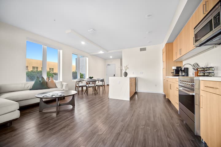 The Jade Hill Views|penthouse | Pool, Gym, Balcony - Hollywood