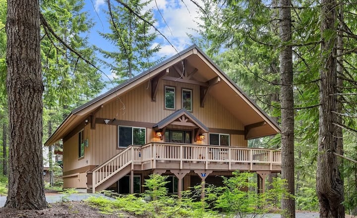 Cabin-style Lake House In The Mountains - Snoqualmie Pass, WA