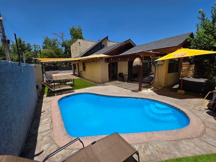 Casa Hermosa Las Condes Piscina, Jacuzzi 5 Hab 2 - Santiago (Chile)