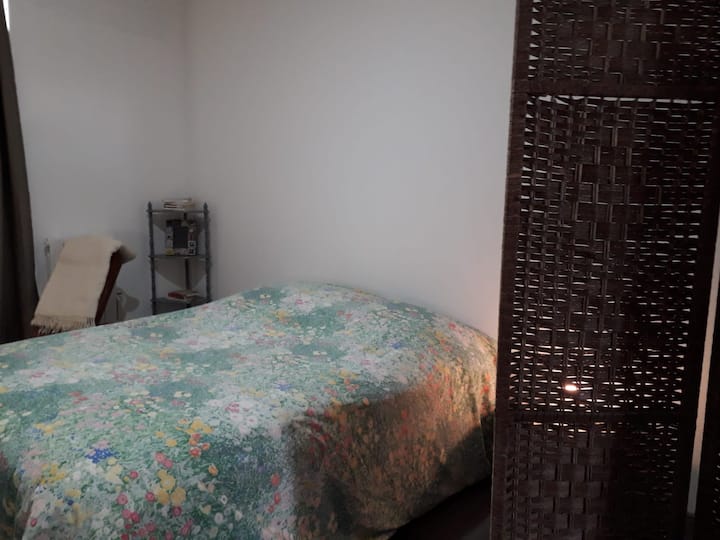 Jardin Fleuri - Centre Ville De Quimper - Quimper