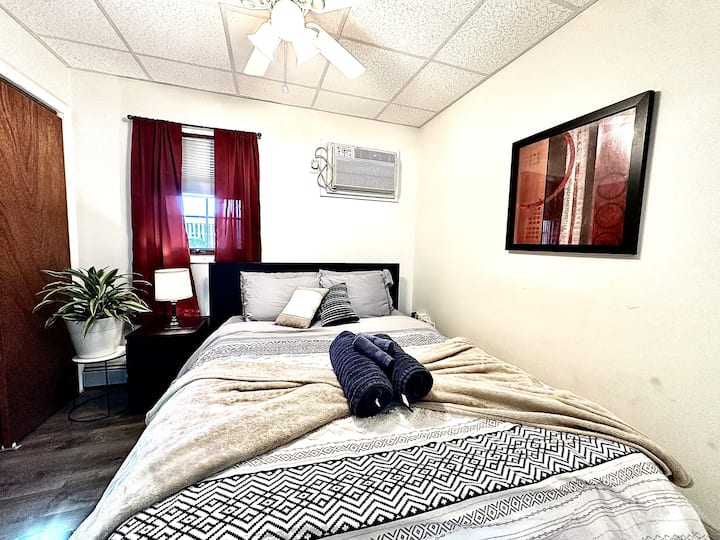 Cozy 1br End Cottage W/d • Parking •Walk To Train - Media, PA