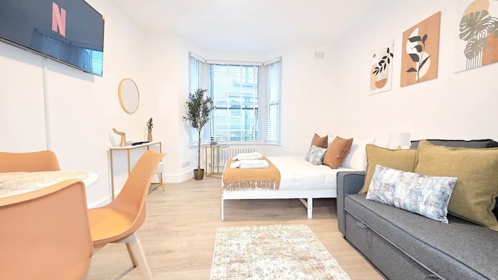 Modern Kings Cross Studio • Sleeps 4 - Londen
