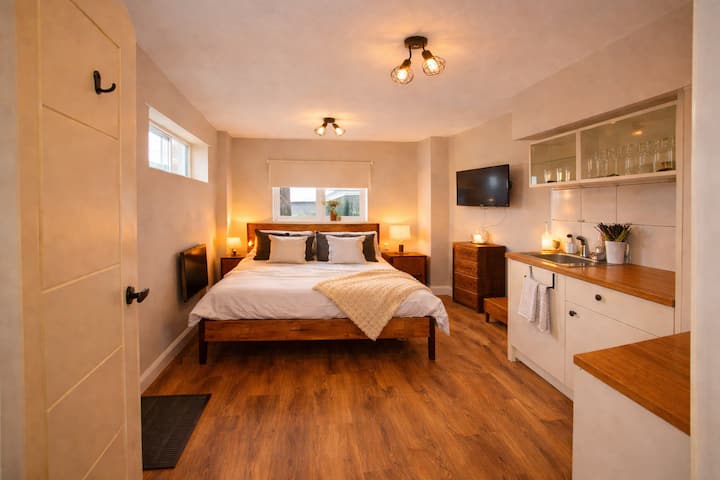 Cosy Corner Close To The Airport + Free Parking - ダンステブル