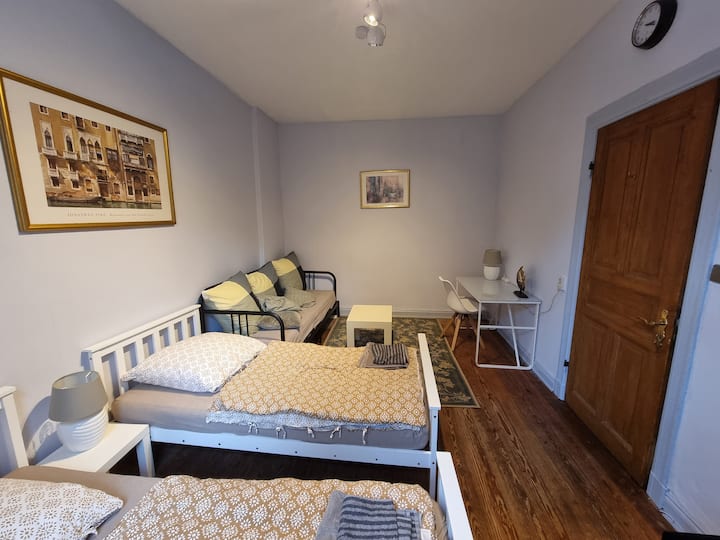 Citynahe Großstadt-oase: 3,5 Zimmer, Ab 4 Gäste - Hamburg