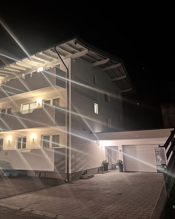 Großzügiges Apartment Mit Terrasse Für Gruppen - Sölden