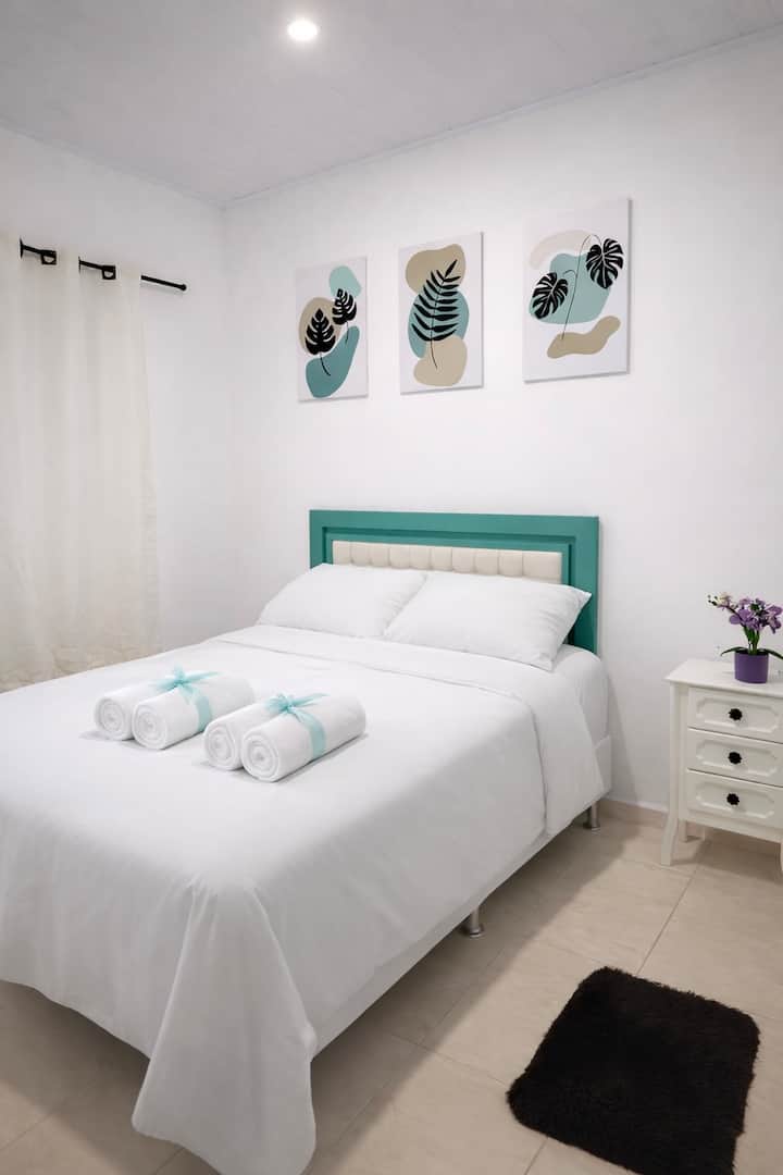 Casa Inteira| 5min Da Praia A Pé| Próx á 5 Praias - Guarujá