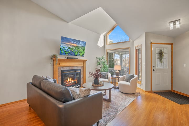 Quiet South End Home | Attached Garage - Red Deer