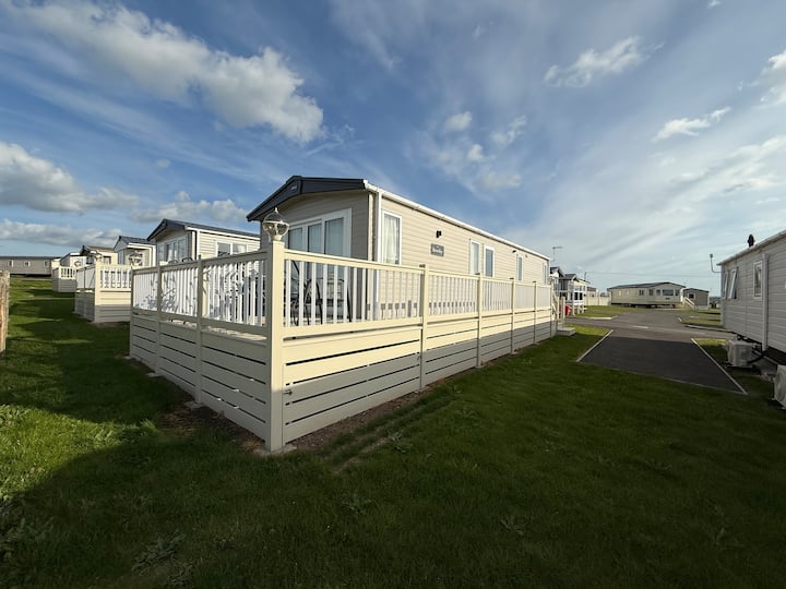 Willows 72 – Family Escape By The Sea - Isle of Sheppey