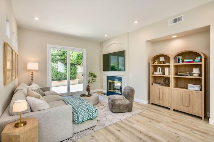 New Modern Retreat Near Shops And Top Schools - 奇諾崗