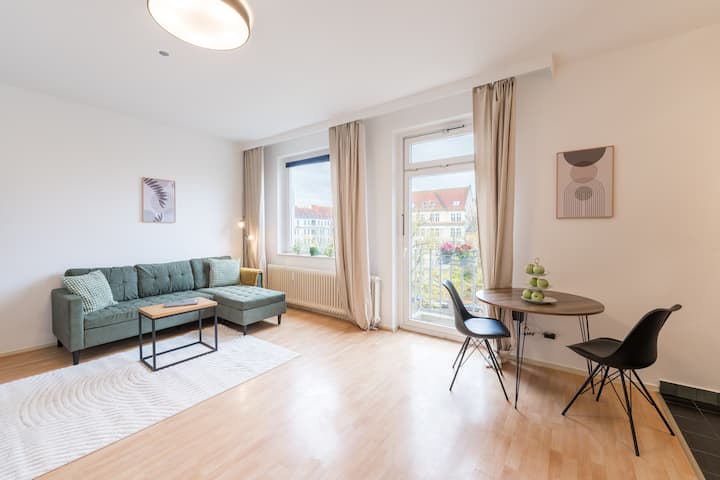 Living At The Schloss - Berlin