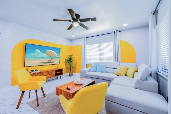 Cozy - Tesla + Charge - Hard Rock Stadium - 6ppl - Miramar, FL