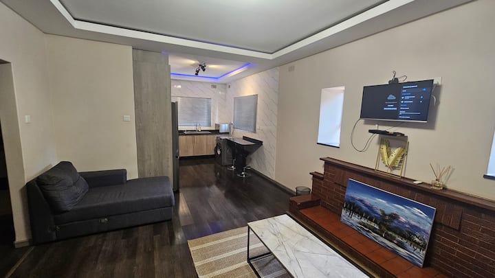 Hillside Self Catering 4 Bedroom Airbnb - Harare