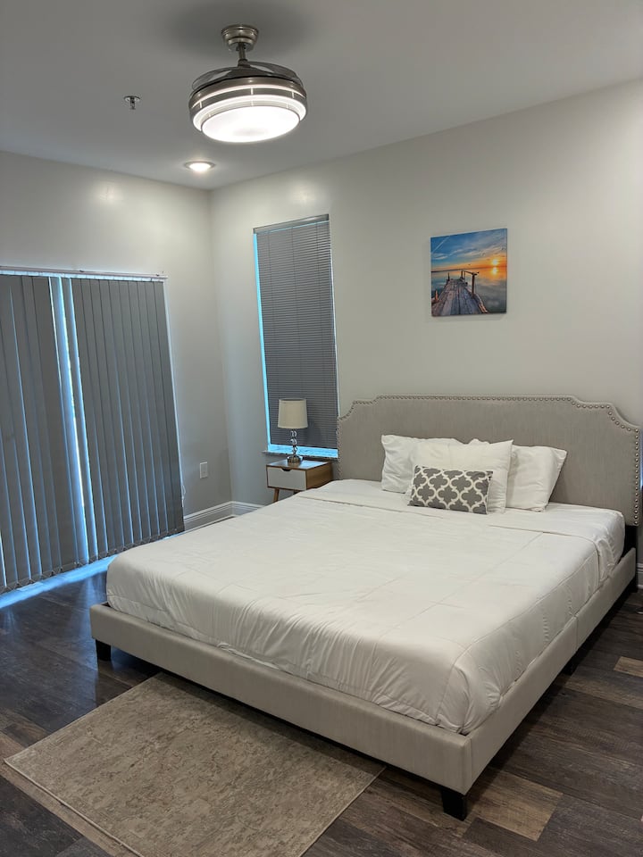 Coral Paradise 1 Bed Apt. - Biloxi, MS