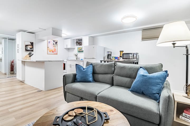 Cozy 1br|1ba Retreat In Charming Port Credit - Mississauga