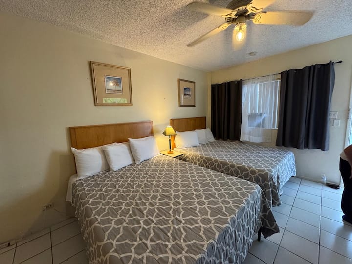 Comfortable And Central Studio - Aventura, FL