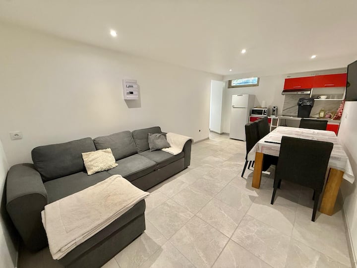 Logement En Souplexe Dans La Propriété. - Castres
