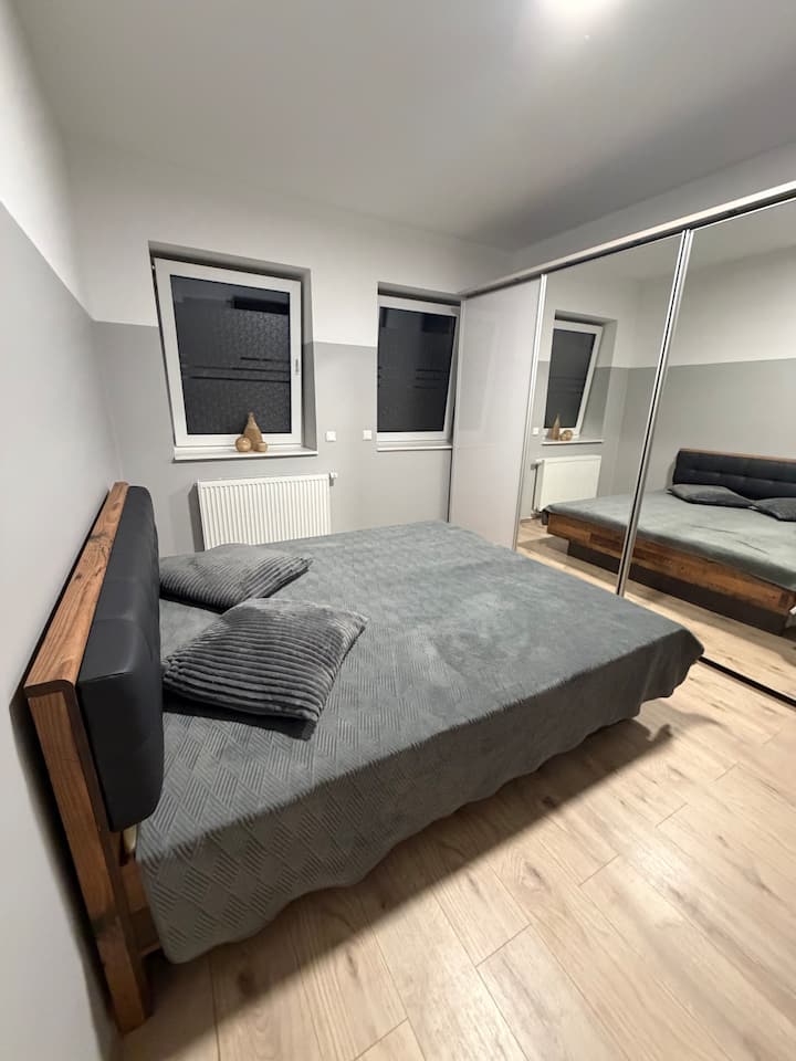 Zweizimmerwohnung+2 Wcs Und Küche 2,3 Km Messe - Laatzen