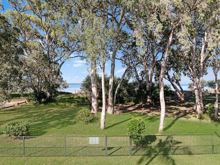 Sandy Toes - Woodgate