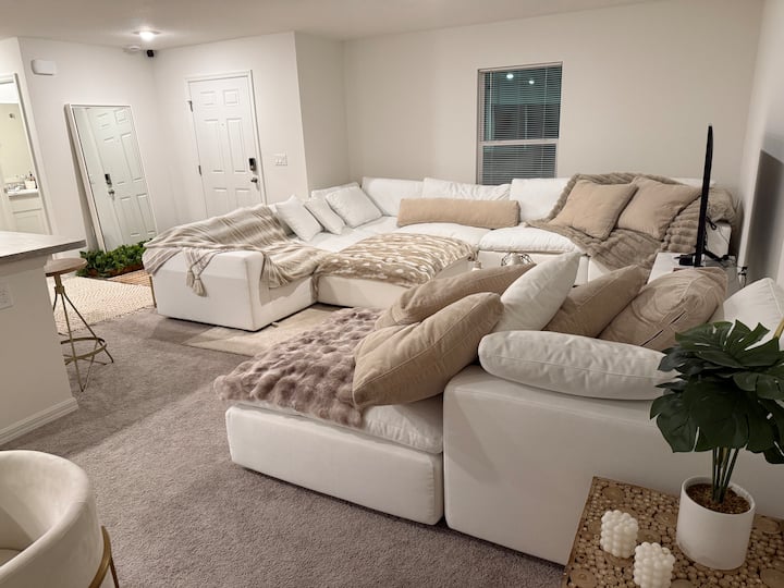 New: Fully Furnished 2br/2bth House + Large Yard - Port St. Lucie, FL