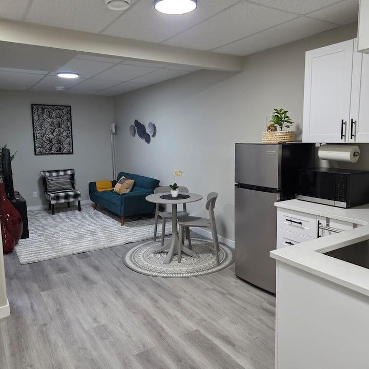Cozy Basement Suite • Private & Peaceful - Regina