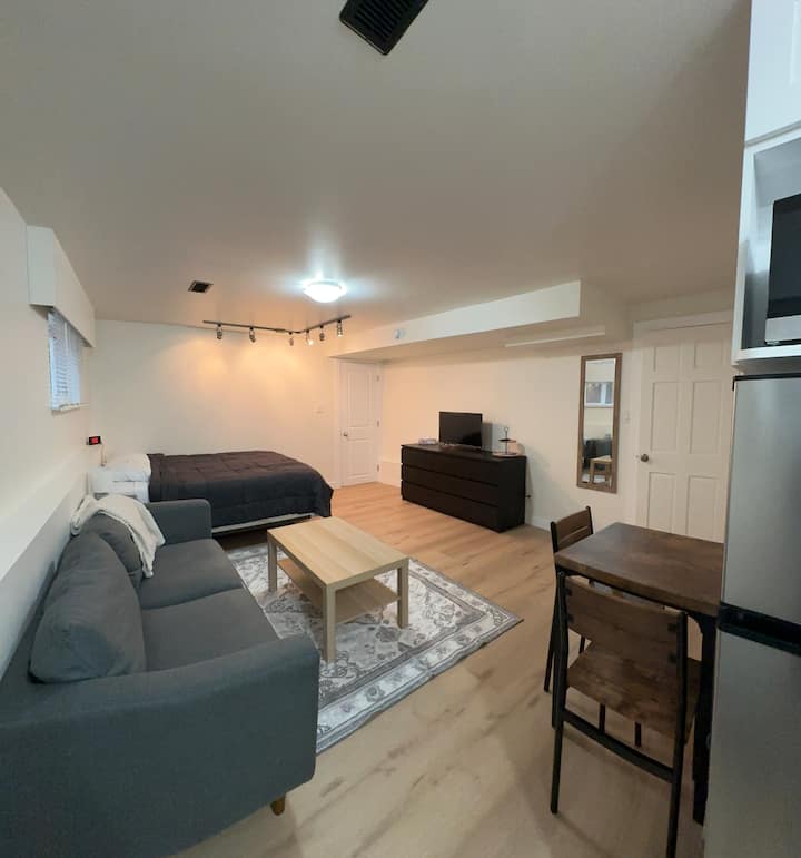 Burnaby Central Park Guest Suite - 本那比